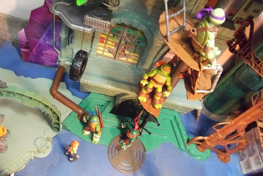 HGG的幻想: Nickelodeon TMNT 2012 - Secret Sewer Lair Playset