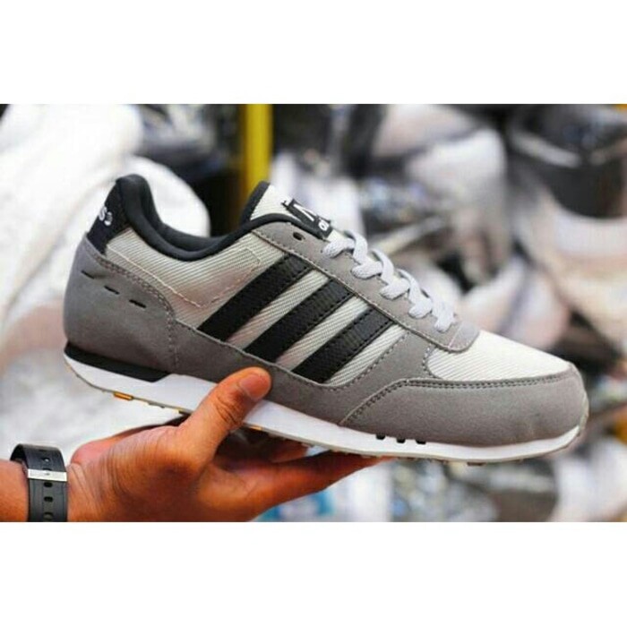 jual sepatu adidas casual original terbaru online untuk pria dan wanita