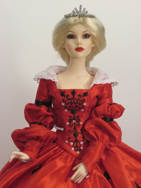 Resin Ball Jointed "Lady G" by the Tonner Doll Company | The Toy Box ...