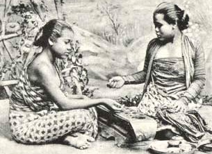 HISTORY OF CULTURE: Trading Activities In The Community Of Old Javanese