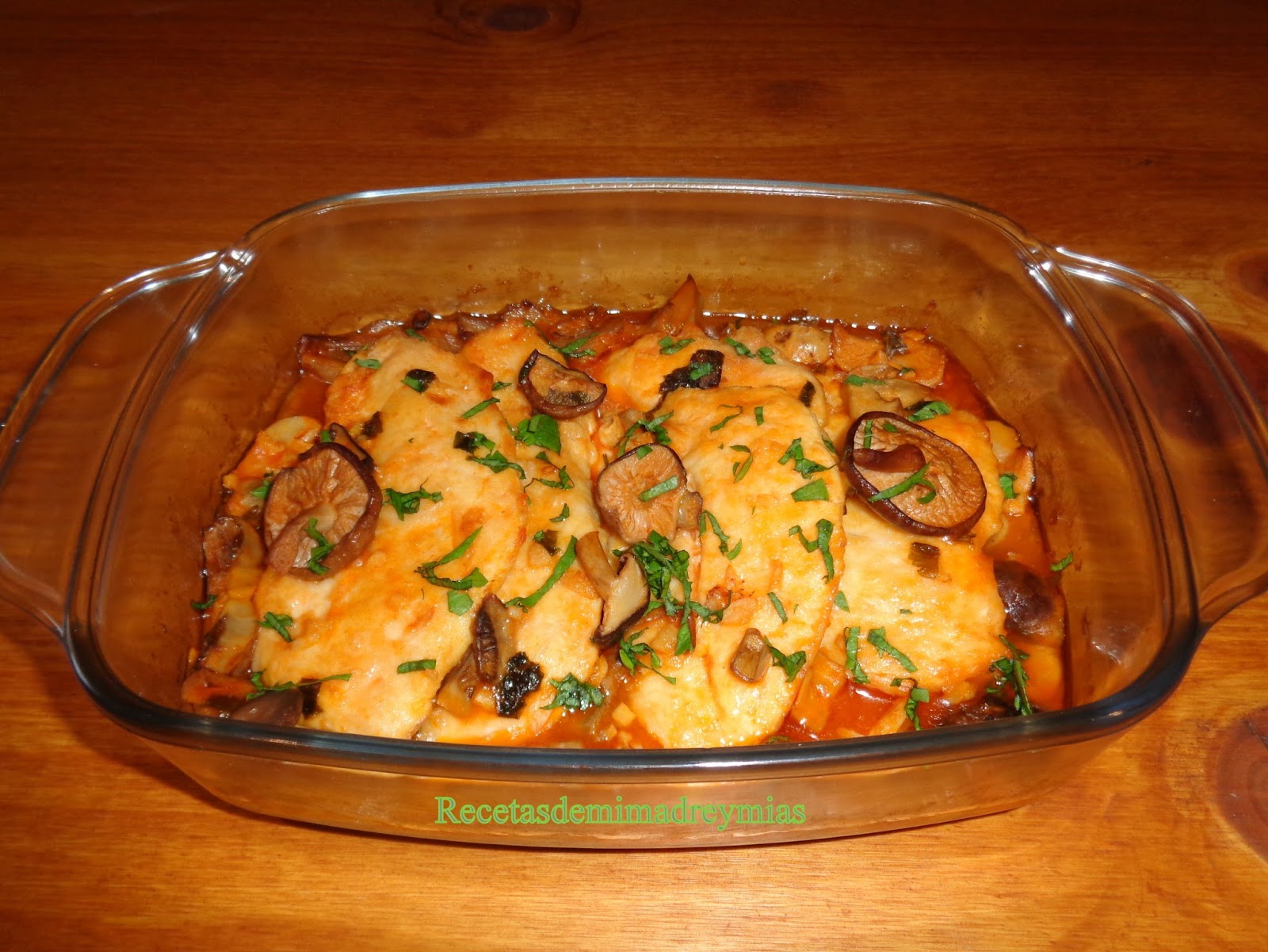 RECETAS DE MI MADRE Y MIAS: Pechuga de pollo con setas