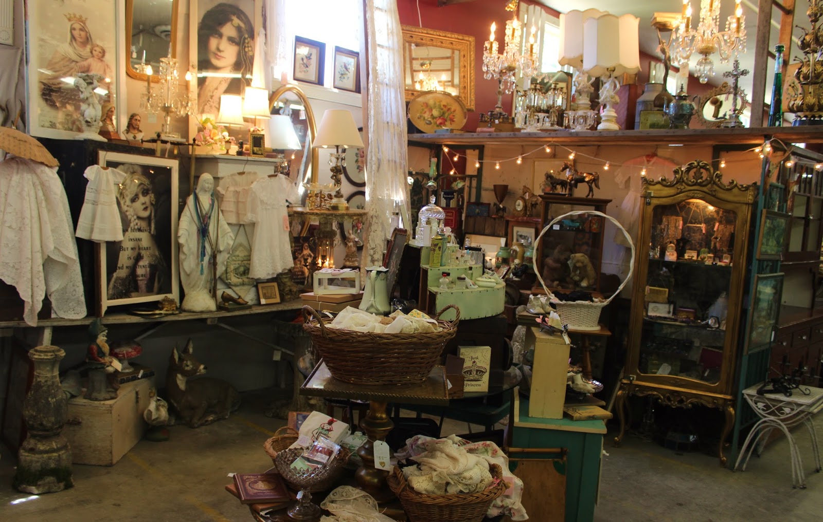 Monticello Antique Marketplace: Shop Portland's Premier Antique ...