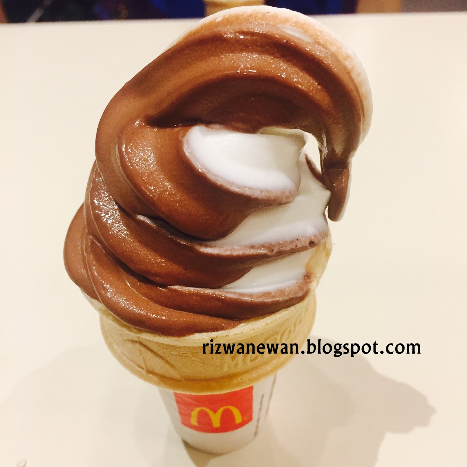 Perisa baru sundae cone Mcd! Made with HERSHEY'S - Wan H