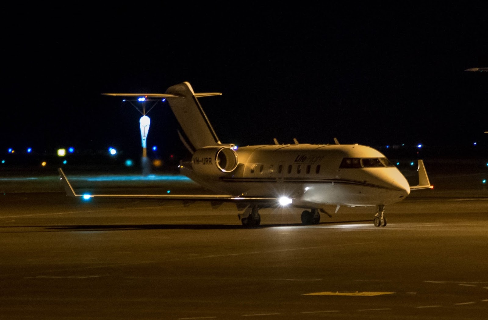 Central Queensland Plane Spotting: LifeFlight (Aeromed) Bombardier ...