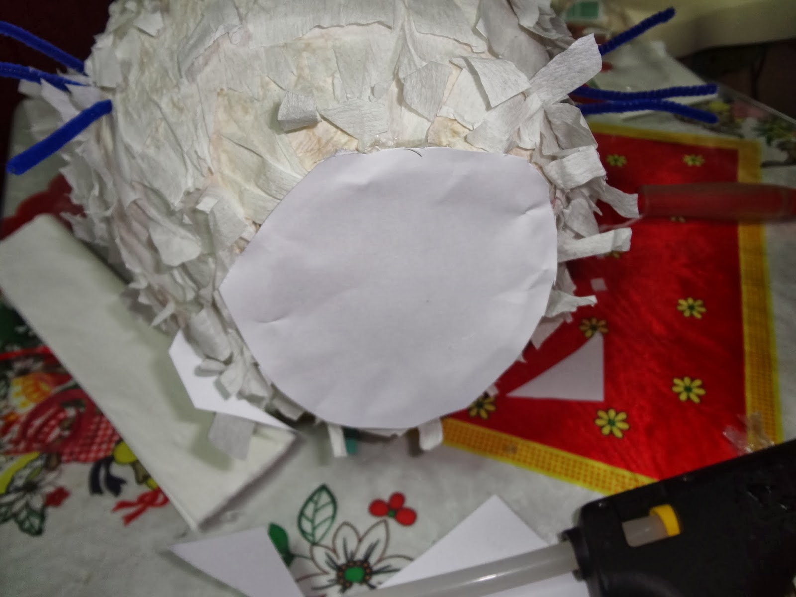 Demi's Art Attack: Πως να φτιάξετε μια πινιάτα Μέρος A (How to make a ...