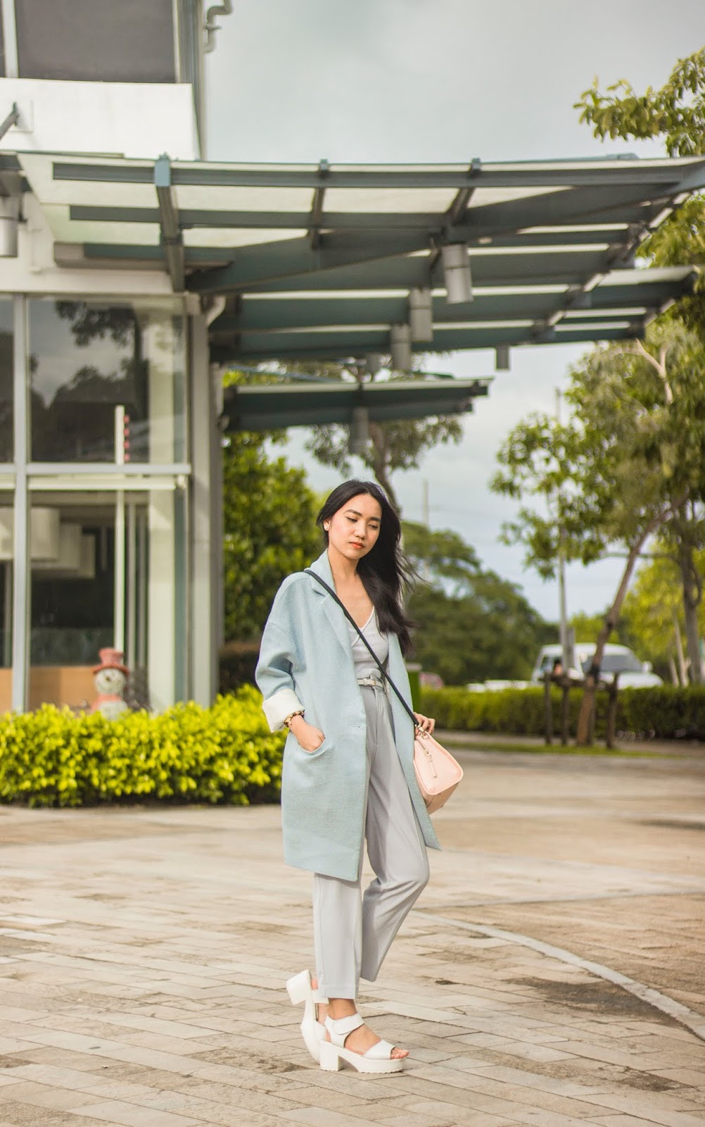 How to Wear a Coat in the Philippine Heat | The Girl Behind the Pen