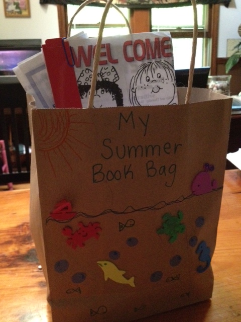 First Year Teacher in First Grade: Move Up Day - Summer Book Bags