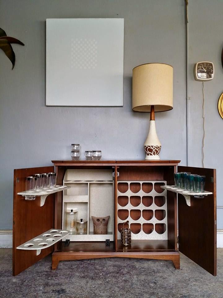 Vintage Ground: Amazing Mid Century Bar