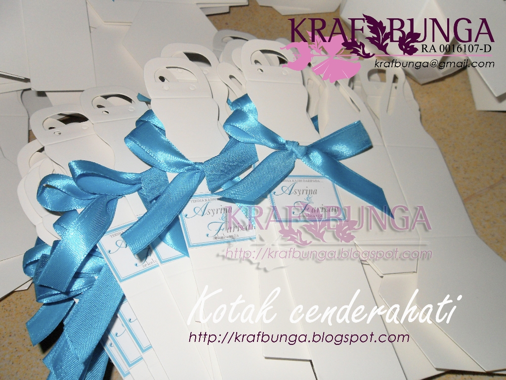 krafbunga: kotak cenderahati with turquoise ribbon