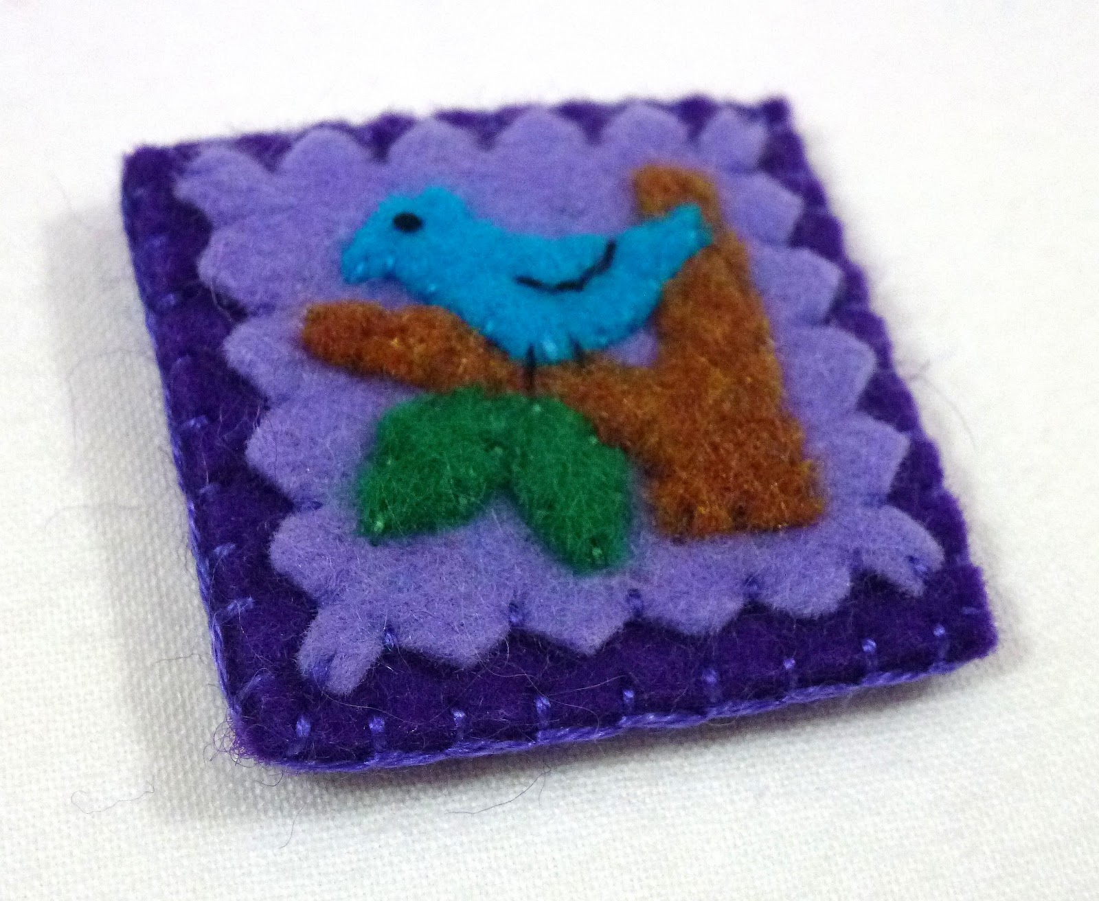 Leslie's Art and Sew: Felt Badge Obsession