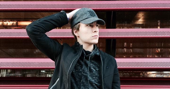 El rincón de Serchtiki: Carlos Ares presenta su primer single “Tiemblo”