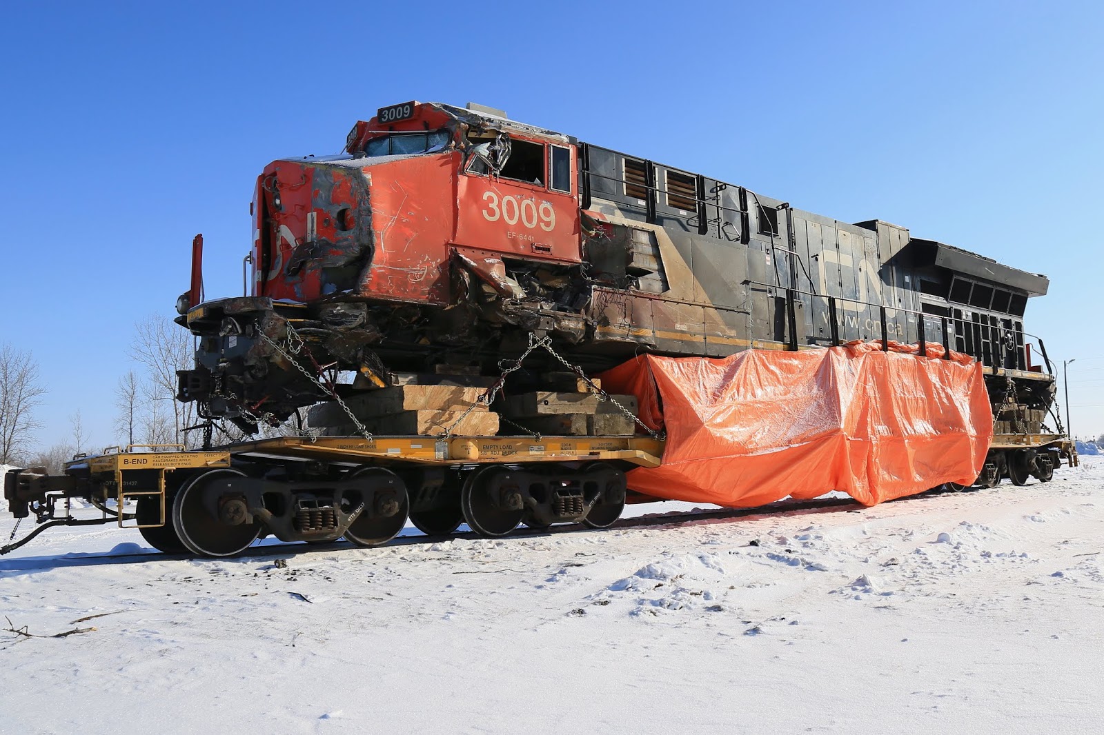 Winnipeg Model Railroad Club: Exclusive images of wrecked CN locomotive