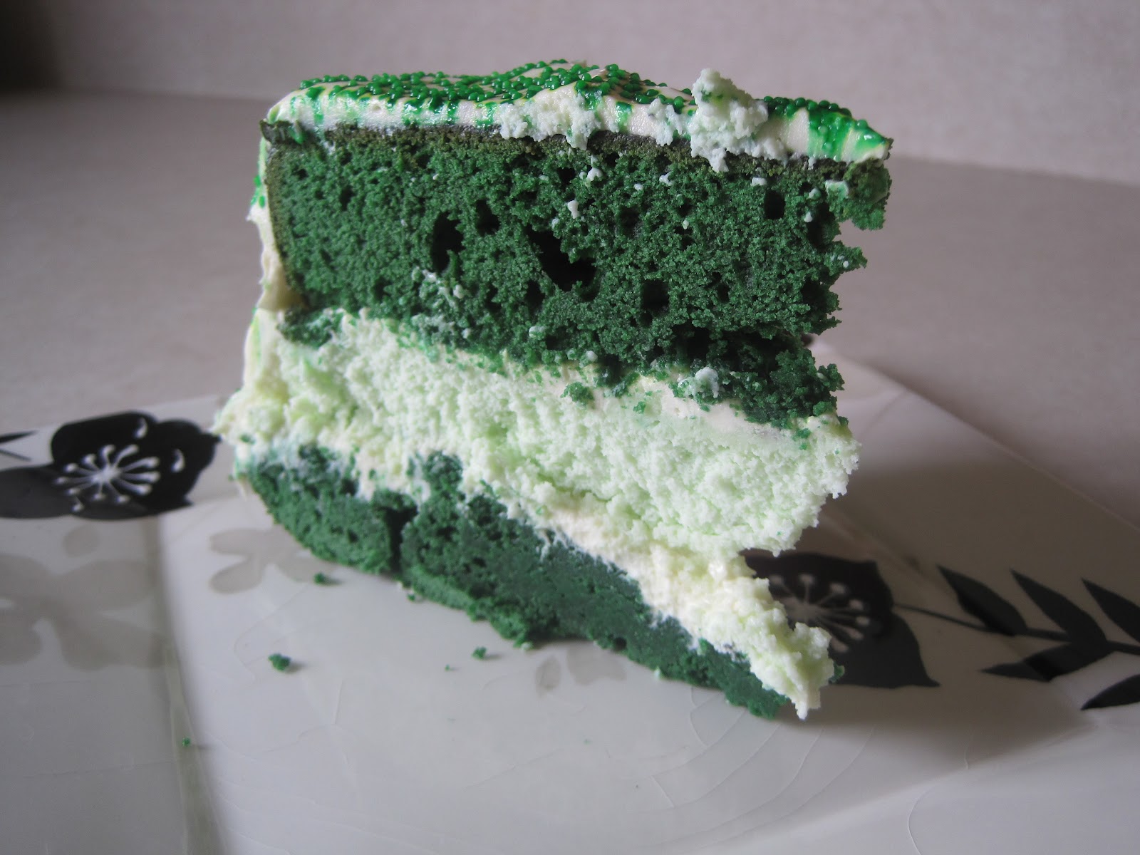 Cupcake Apothecary: Green Velvet Cheesecake Cake