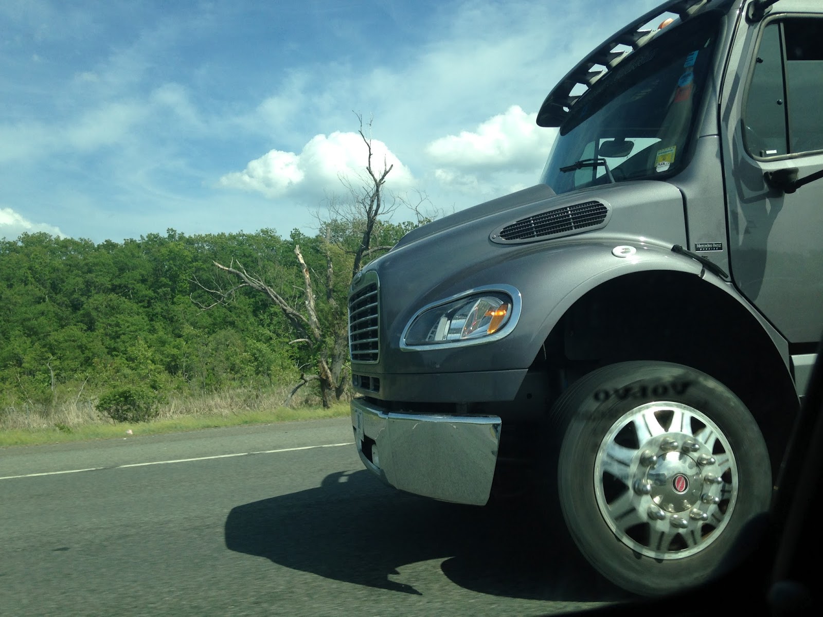 autoliterate: The SportChassis Freightliner: "Supersize that dually ...