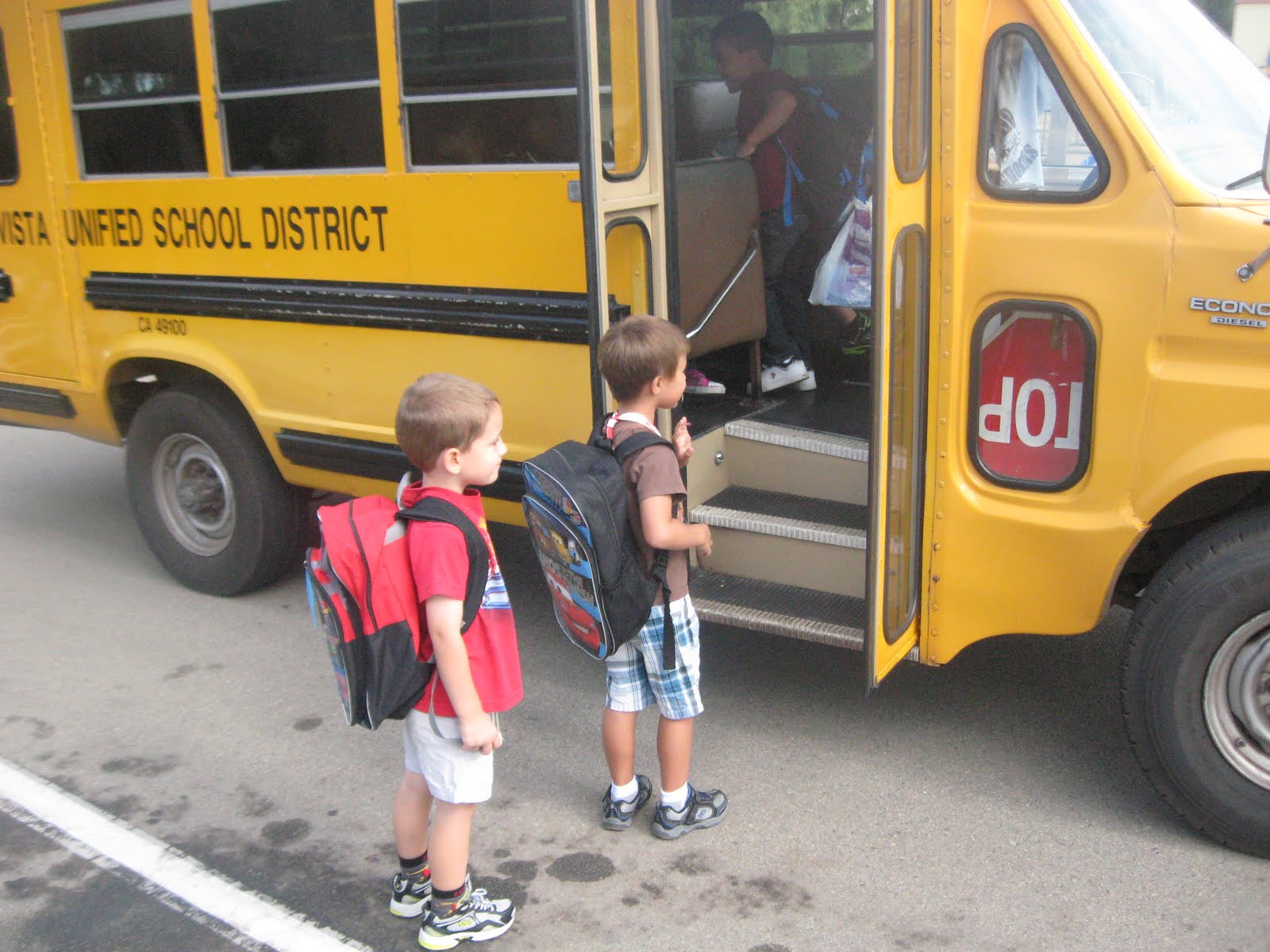 The Gemmell Gems: First school bus ride