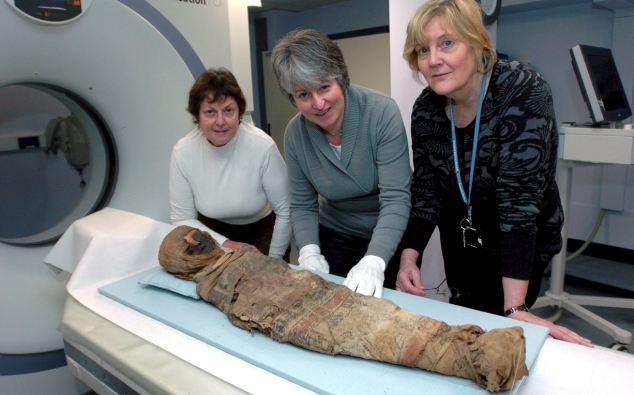 Sobre momias y momificaciones: Momia de niño