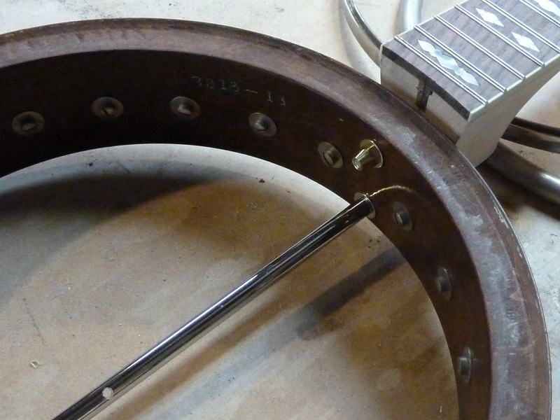 Franzke String Instruments: Fitting The Neck To The Banjo Rim