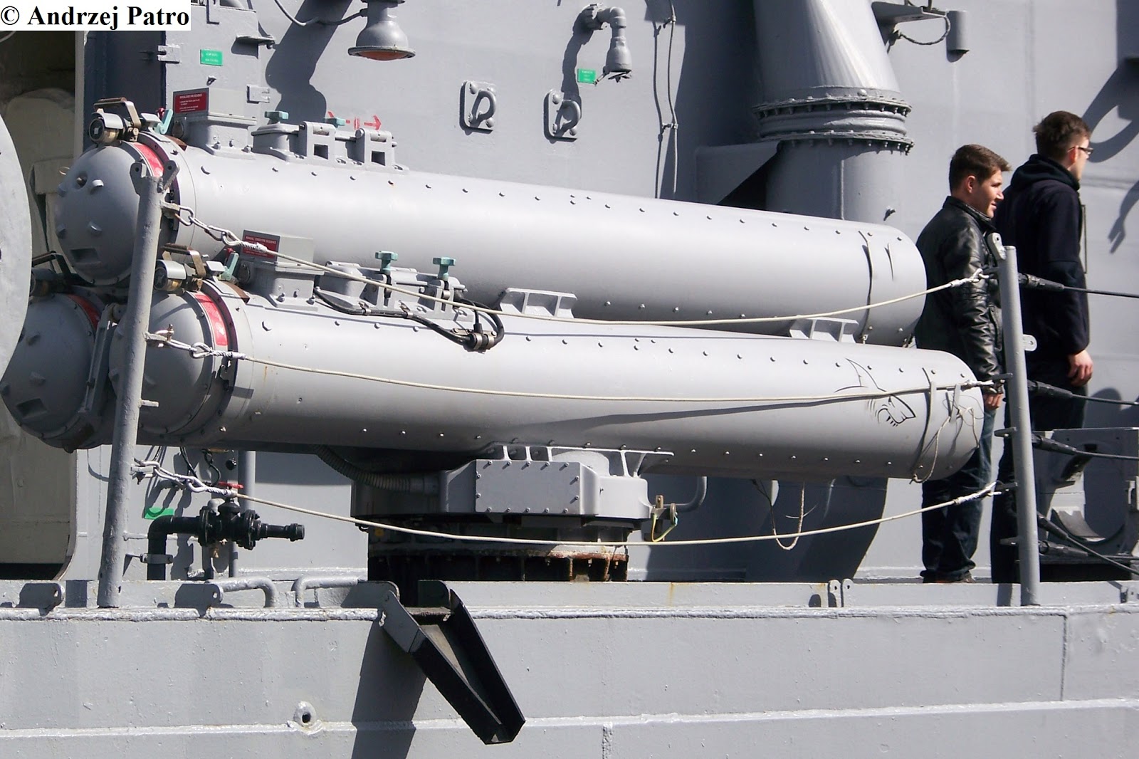 W obiektywie shipspottera czyli z migawką nad portową sadzawką: Z cyklu ...