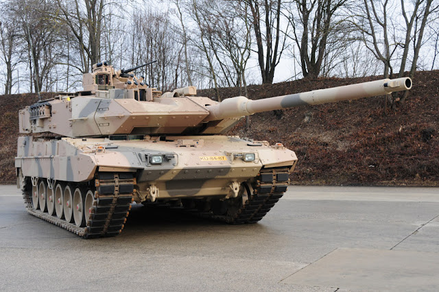Below The Turret Ring: Leopard 2 projects