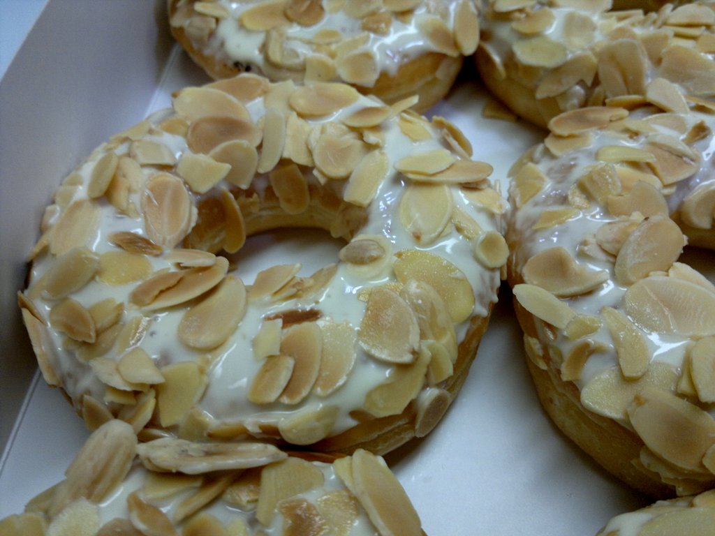 Pinay Foodie : J Co’s Alcapone Donut: A donut to remember