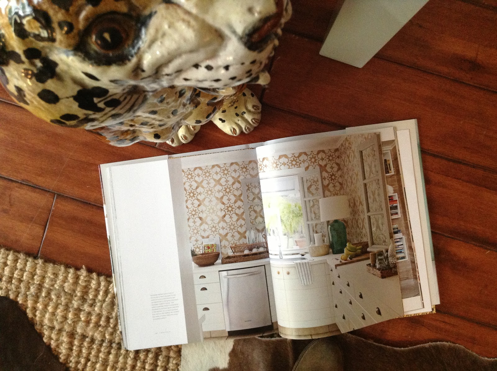 maple and shade: TOM SCHEERER DECORATES.