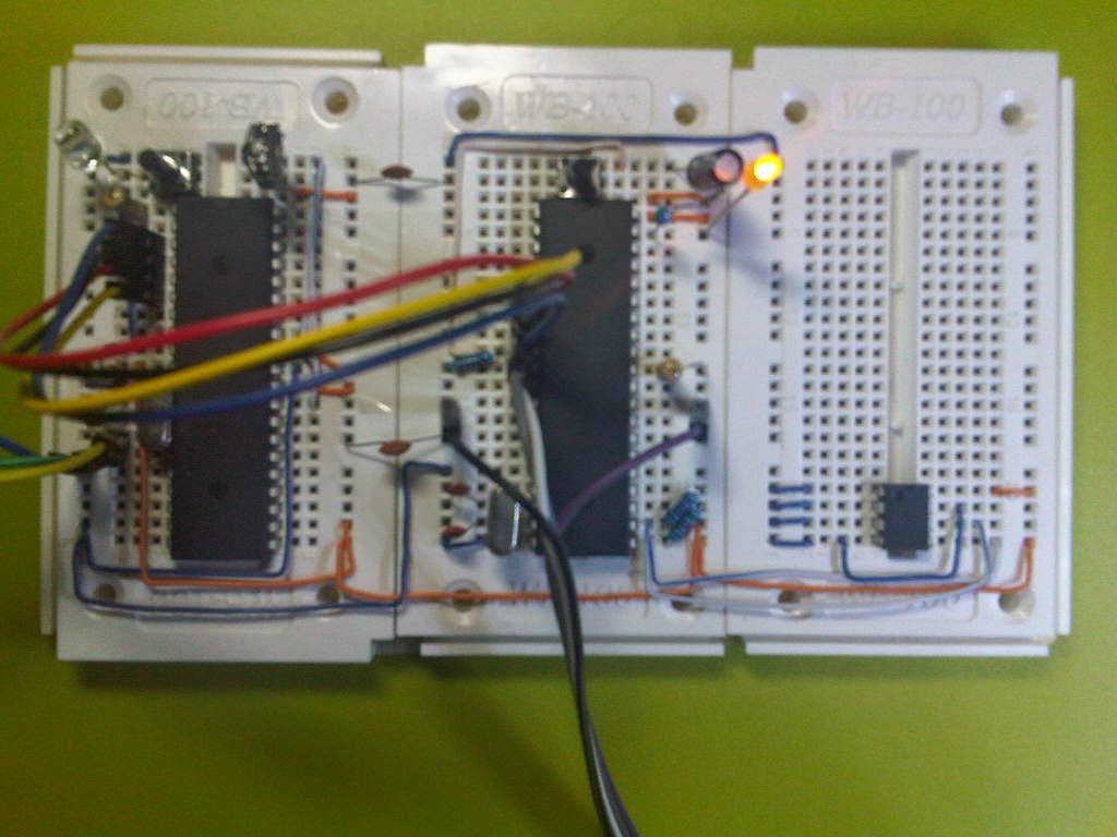 Experimentos con Arduino: 8051 : Interfase at89S51 con eeprom 24C512