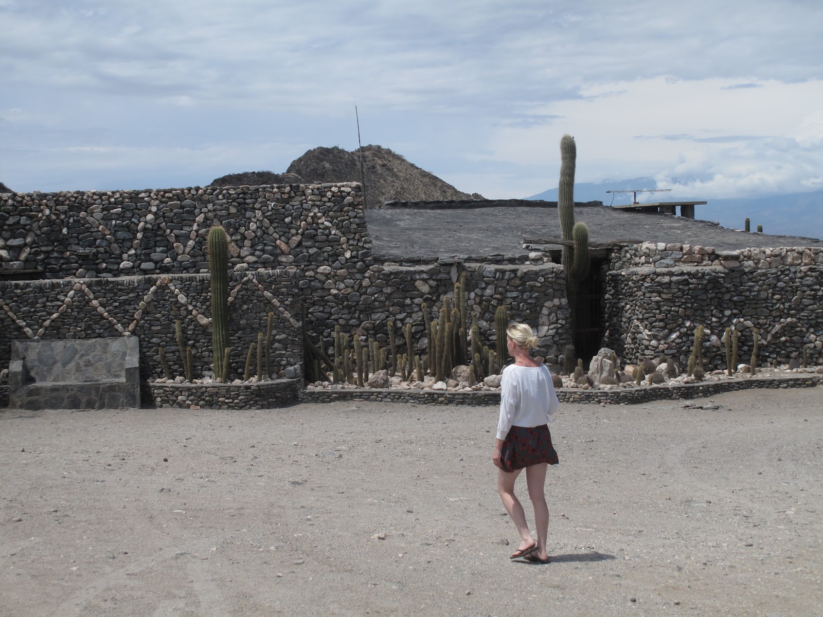 POR TIERRA POR LA TIERRA: Las Ruinas de los Indios Quilmes