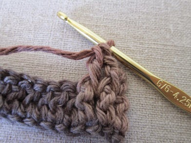 Miss Abigail's Hope Chest: Tutorial: Brown Waffle Weave Hot Pads