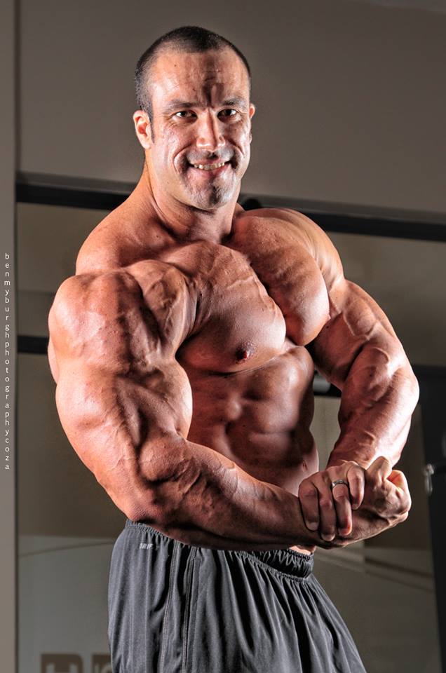 Muscle Lover: South African Super-Heavyweight bodybuilder Andrew Hudson