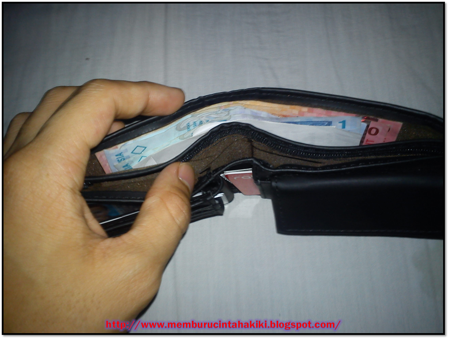 Memburu cinta hakiki: Perbezaan dompet lelaki dan perempuan