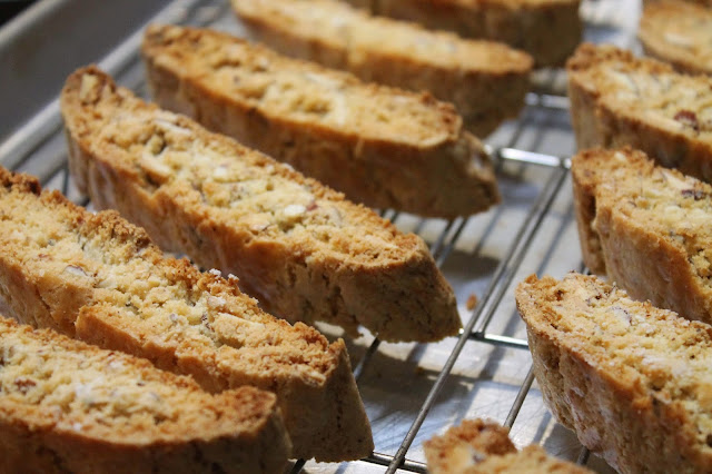 Crunchy Almond Biscotti Recipe