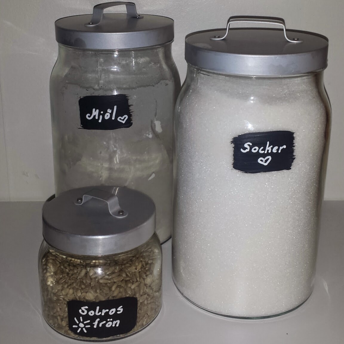 Baka och Dekorera: Organisera med snygga burkar