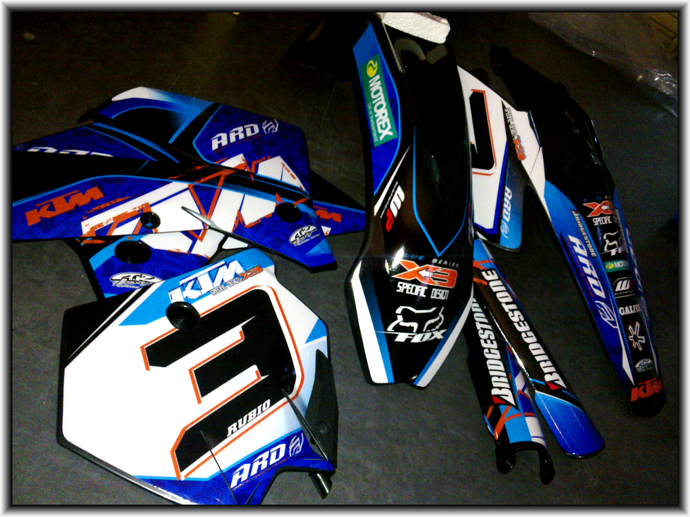 FOTOS DE ADHESIVOS ANART RACING: Kit de adhesivos X3 para ktm