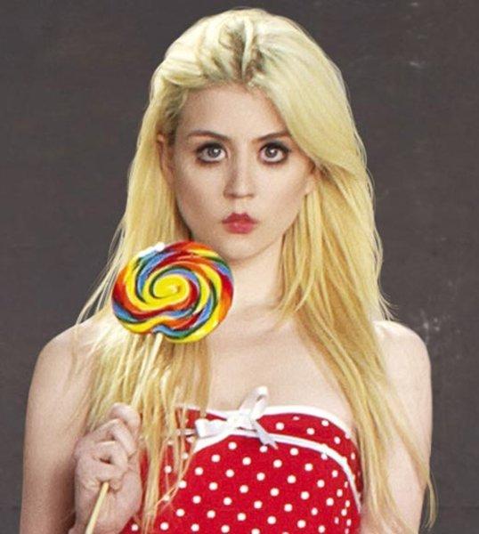 Models-Station: Allison Harvard