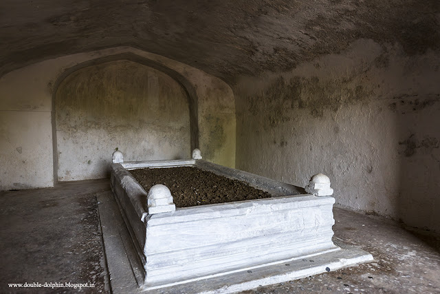 The Concrete Paparazzi: Sarfaraz Khan: Murshidabad's Forgotten Nawab