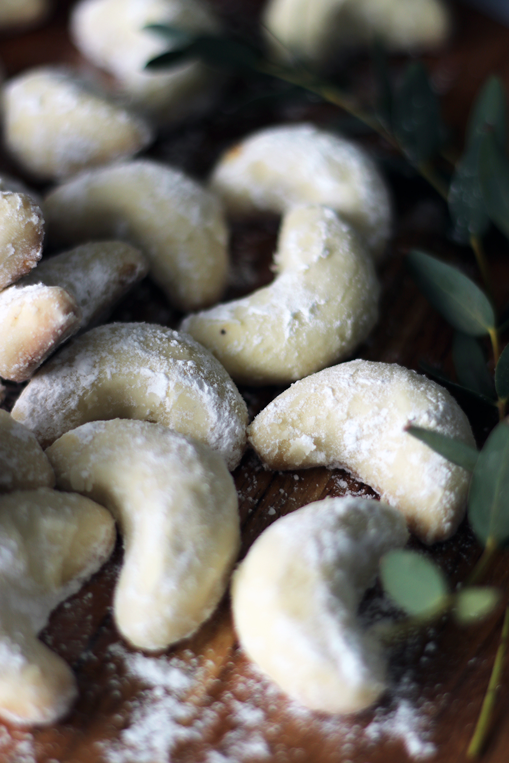 Food File: Vanillekipferl (almond crescents) Recipe – Gaby Burger