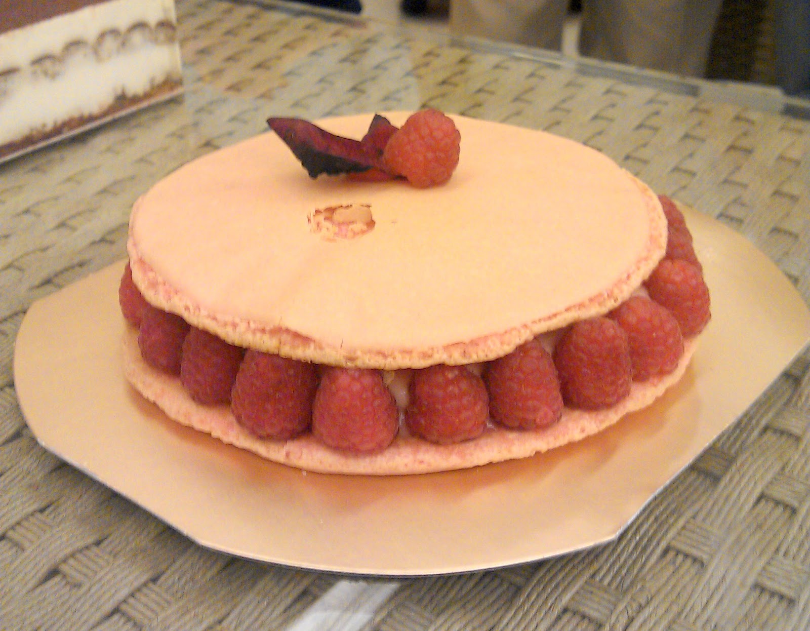 Salon du Sucre: Ispahan Macaron Cake