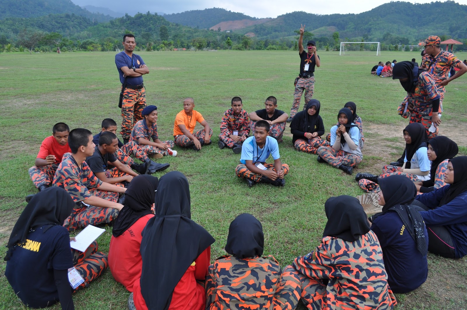 SMK Taman Bunga Raya (1): PERKHEMAHAN KADET BOMBA DAN PENYELAMAT ...