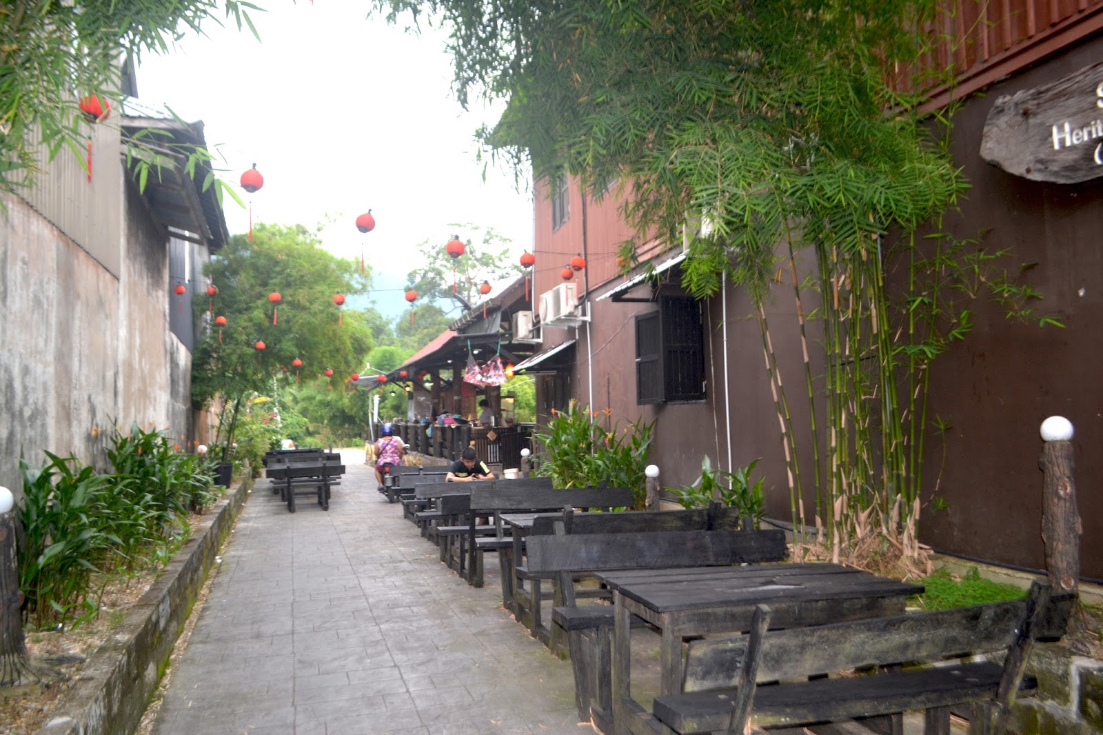 MENIKMATI KULINER KHAS BERPADU NILAI BUDAYA DAN SEJARAH DI SINIAWAN OLD ...