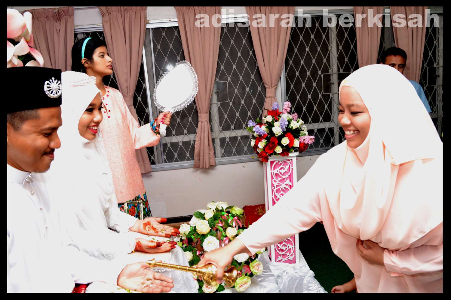 adisarah berkisah: Rusydi + Atika: Merenjis, menyiram, menuang