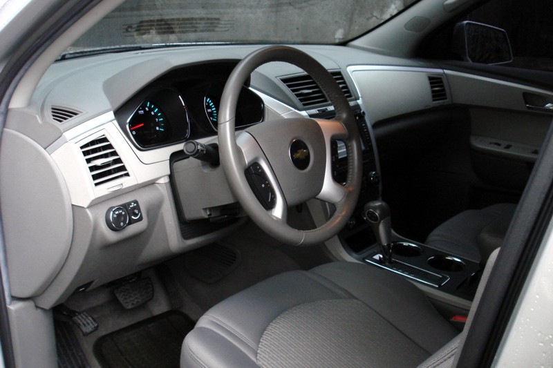 Review: 2012 Chevrolet Traverse LT 2WD | CarGuide.PH | Philippine Car ...