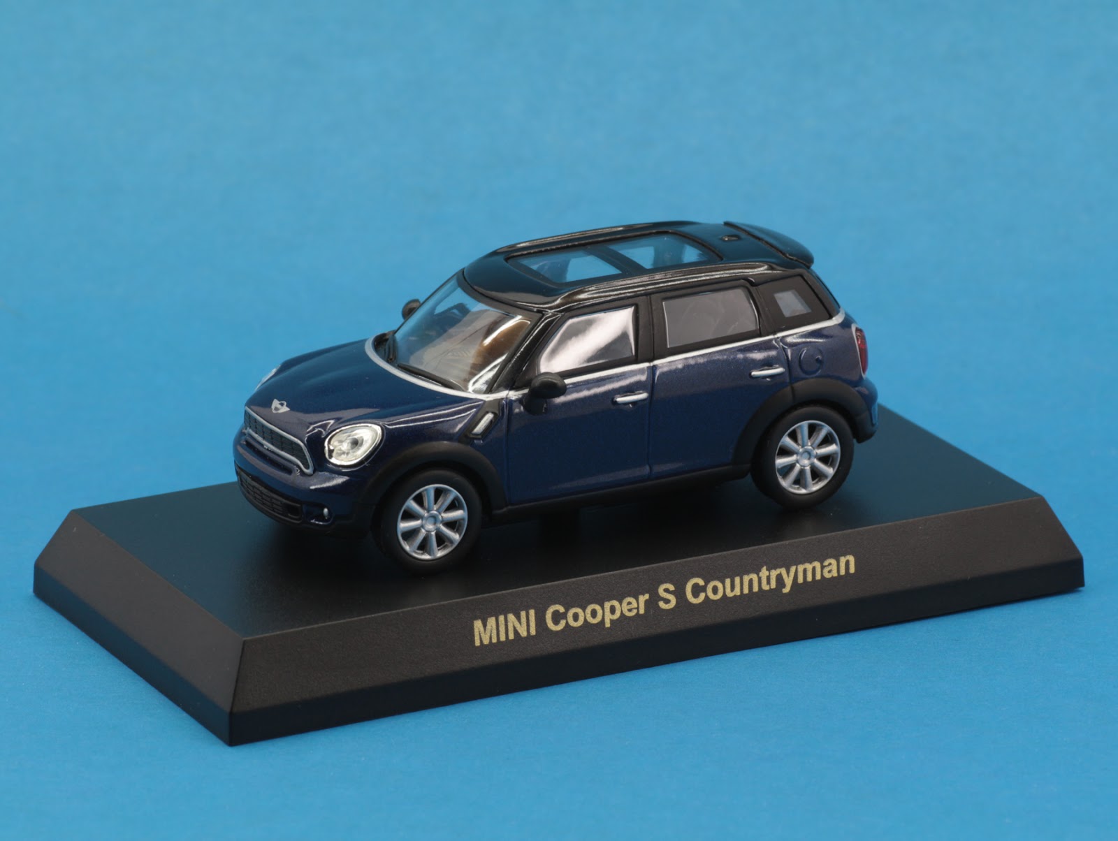 Incredible Mini Garage: Mini Cooper S Countryman 2009 Kyosho 1/64