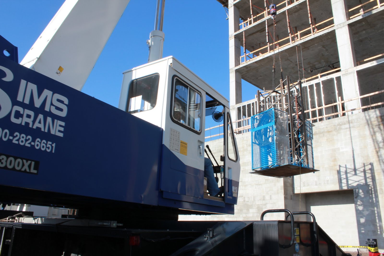 Twin Hoists and Lego Blocks - Sims Crane