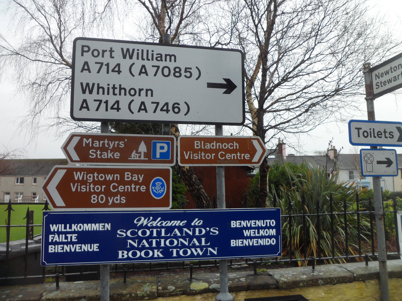 My RITE TO READ: Scotland's National Book Town blooms in the Spring