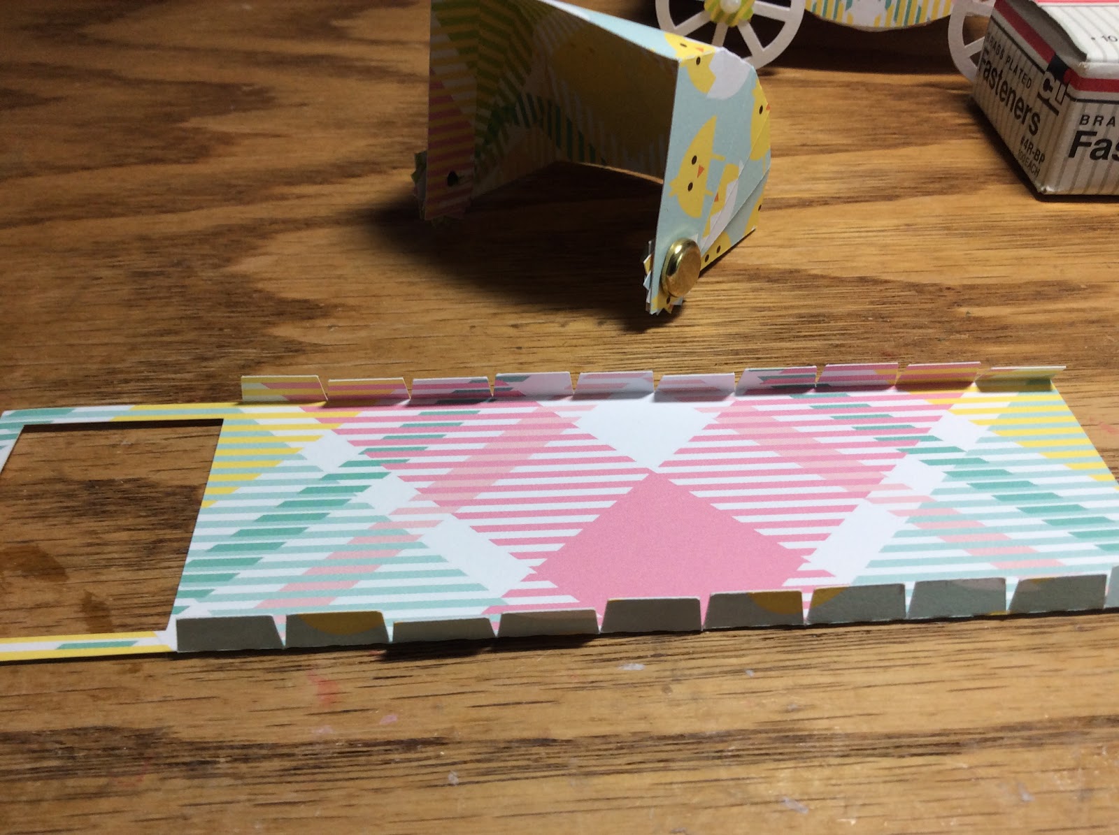 Papercrafts and other fun things: A Paper Baby Carriage For a Baby Shower