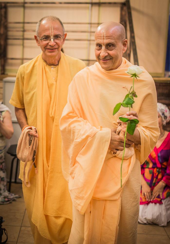 krishna1008: Bhakti Vijnana Swami "Another Retired Guru"?