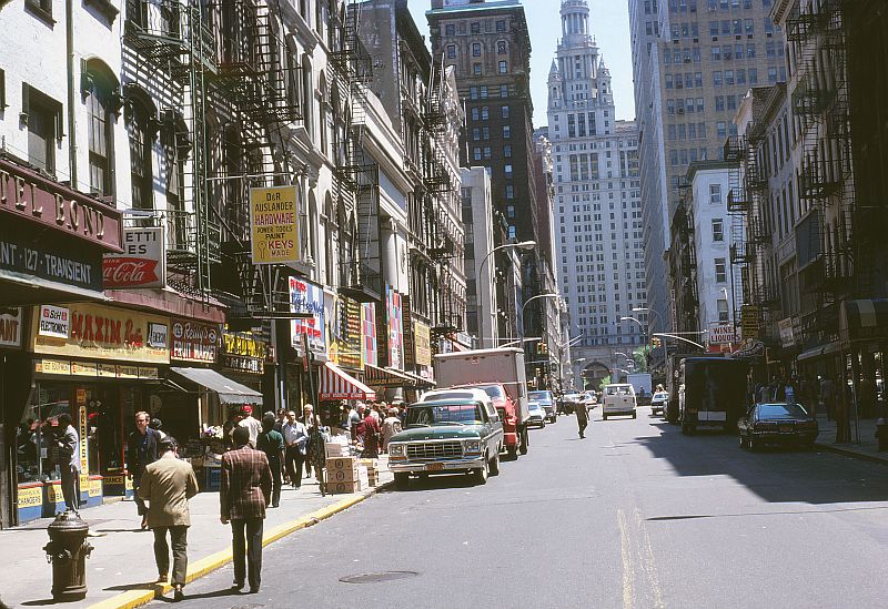 46 Amazing Color Photographs That Capture Street Scenes of New York ...