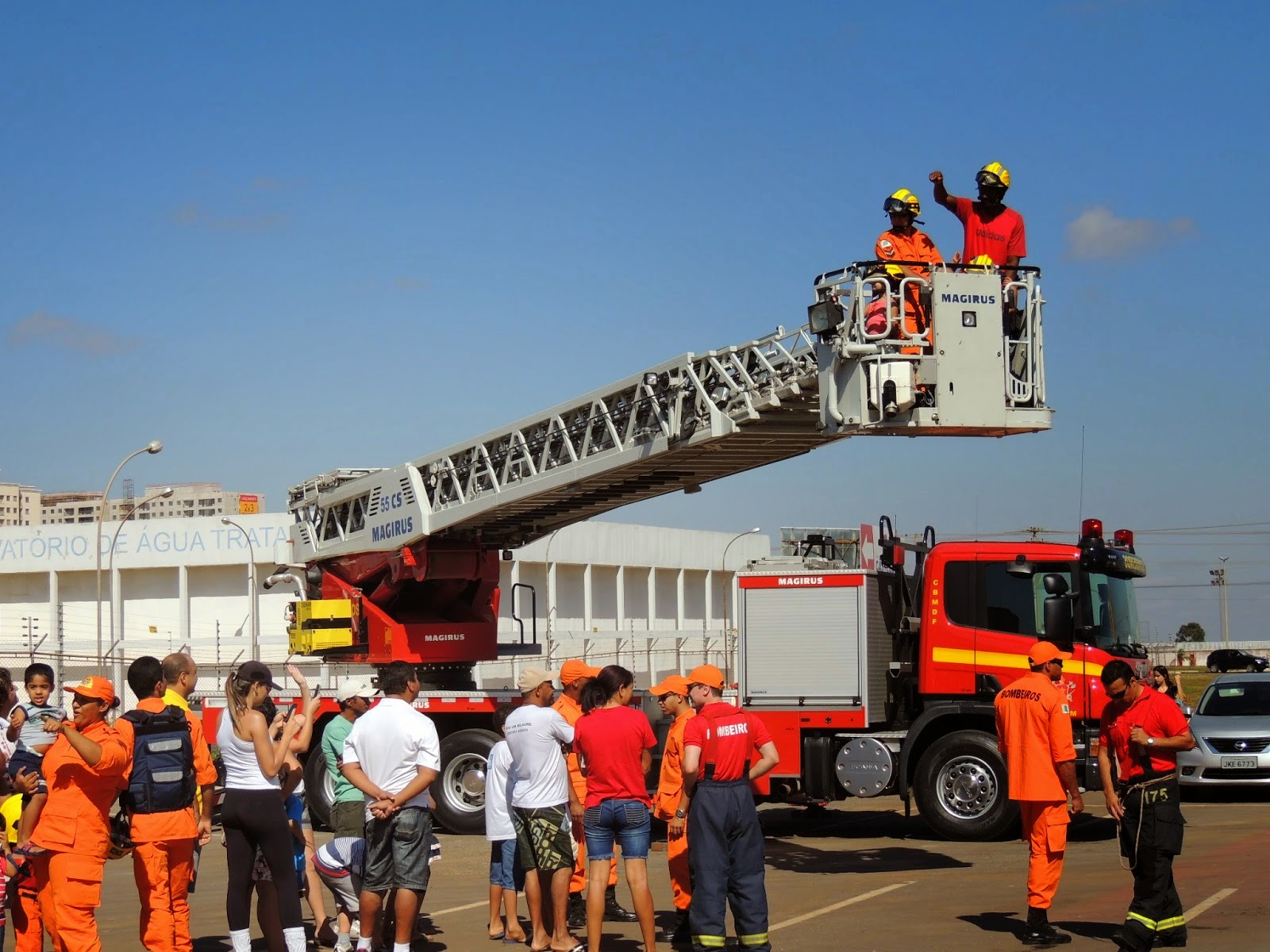 NOVO QUARTEL DOS BOMBEIROS DE SAMAMBAIA, GANHA UMA ESCADA MAGIRUS! BOM ...