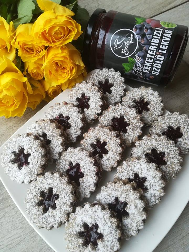 Mákos linzer feketeribizlidzsemmel