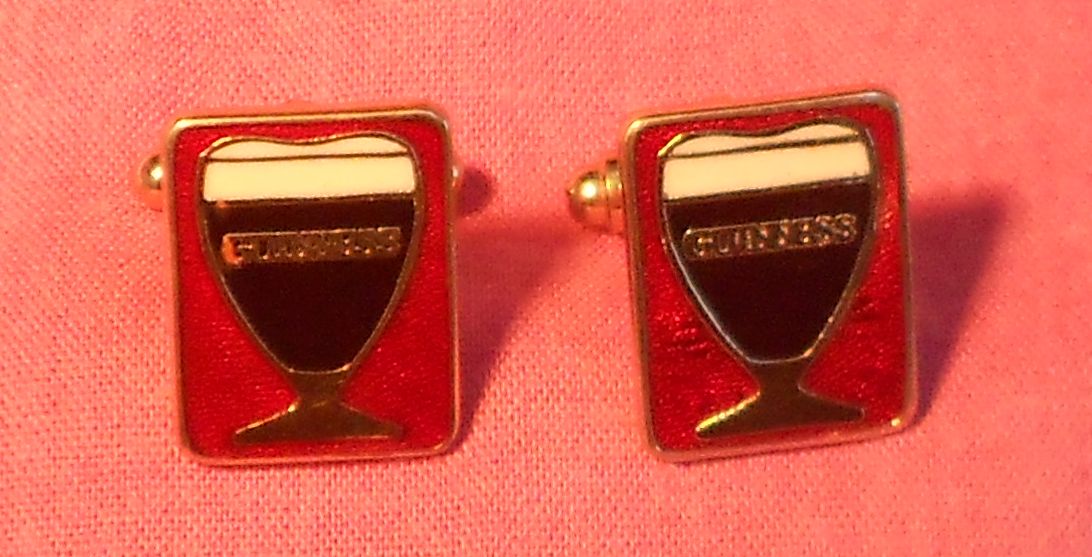 Guinness Collection: Labels, Carlton Ware, Wade, Gilroy, Doctors Books ...